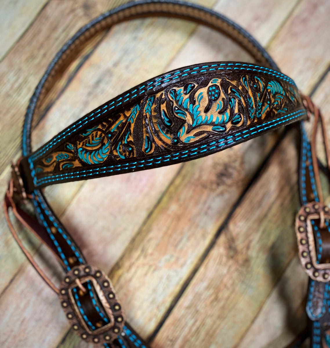Double J Texas Poppy Tooled Tack Set – Twisted T Tack