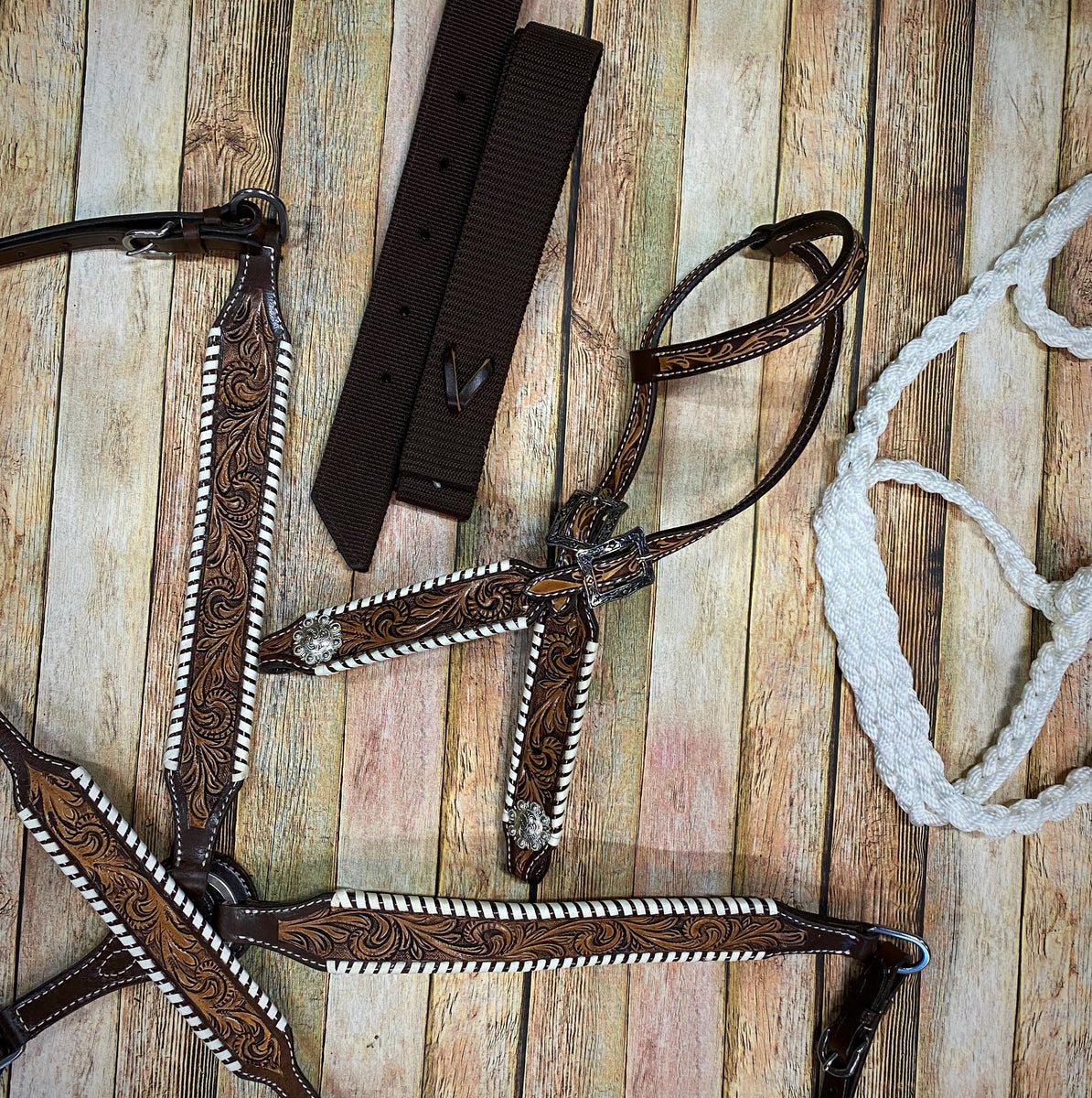 Complete Two Tone Tooled Tack Set – Twisted T Tack