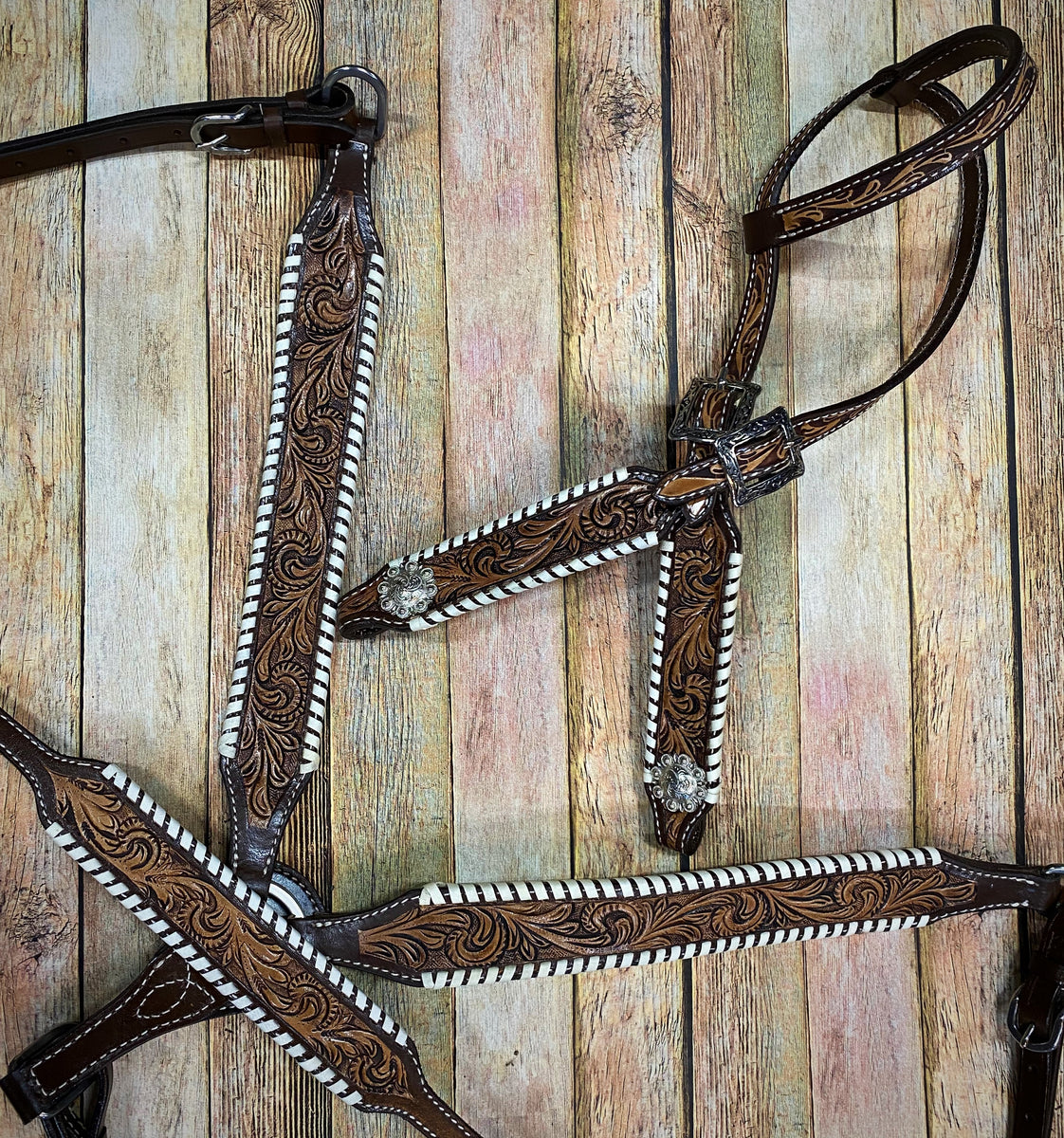 Tooled Tack Set with Whipstitch – Twisted T Tack